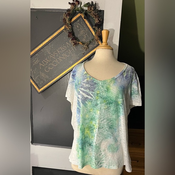 Daisy Fuentes | Tops | Splash Of Color Tee Inventory Tub | Poshmark